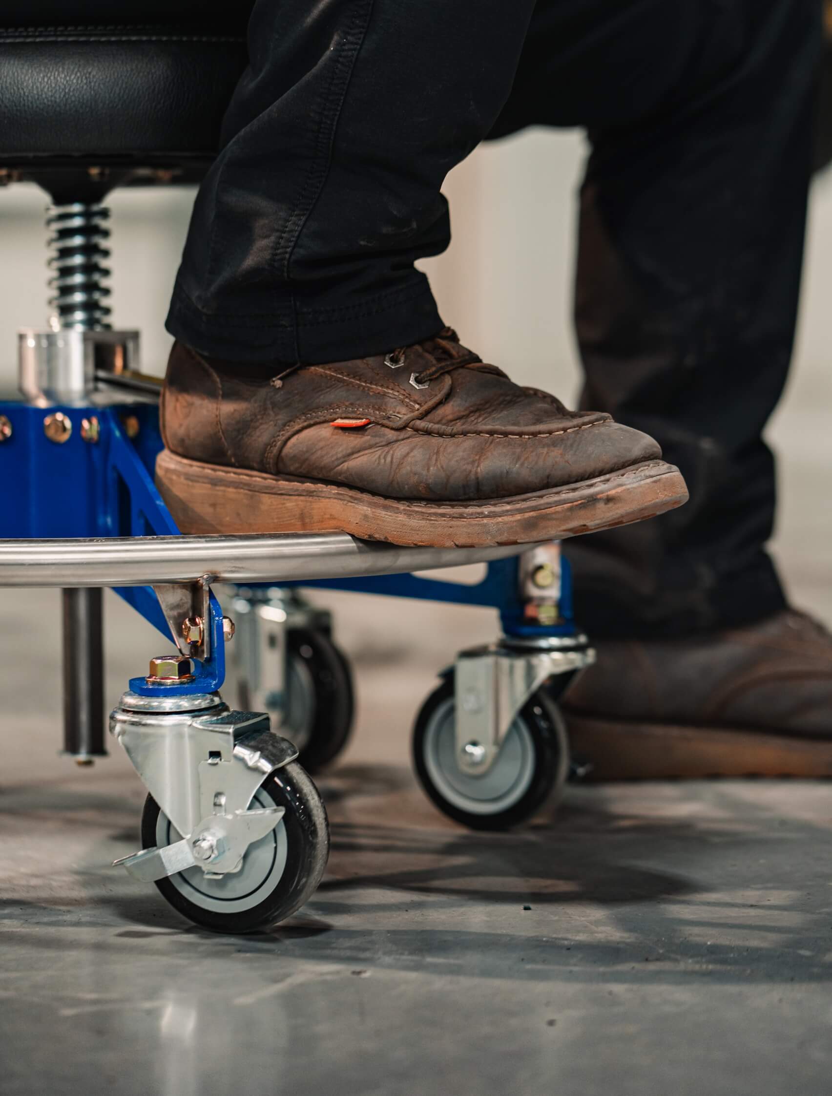 Best Garage Chair With Wheels | Robust Steel Max – Vyper Industrial